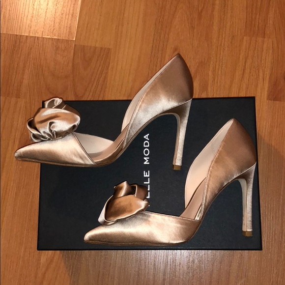 Pelle Moda | Shoes | Satin Gold Pointed Heels | Poshmark